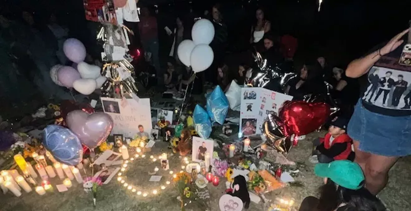Dallas One Direction Fans Hold Candlelit Memorial For Liam Payne ...