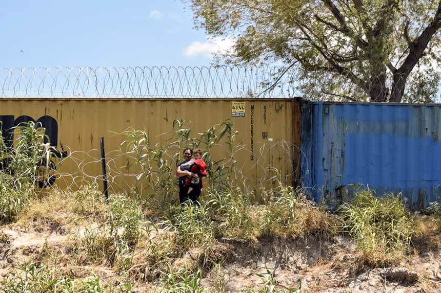 9 Images of Texas Gov. Greg Abbott's Floating Border Wall in the Rio ...