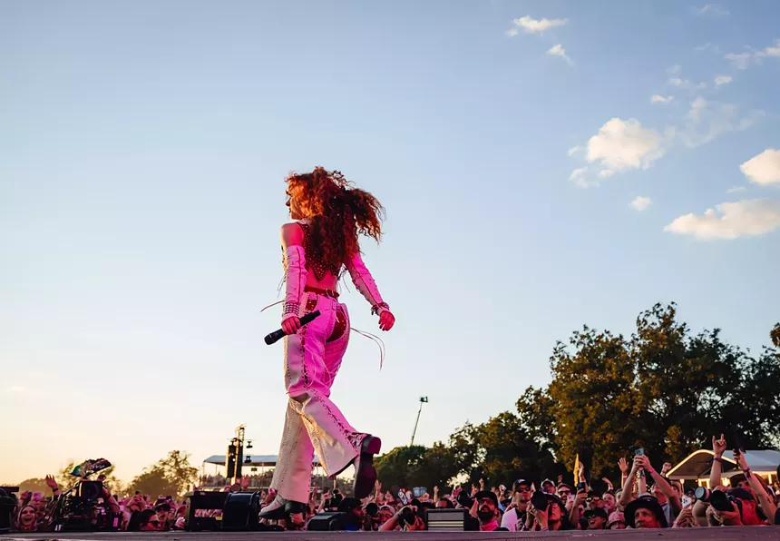 Review: Austin City Limits' Week 1 Was Sizzling With Dua Lipa, Chappell ...