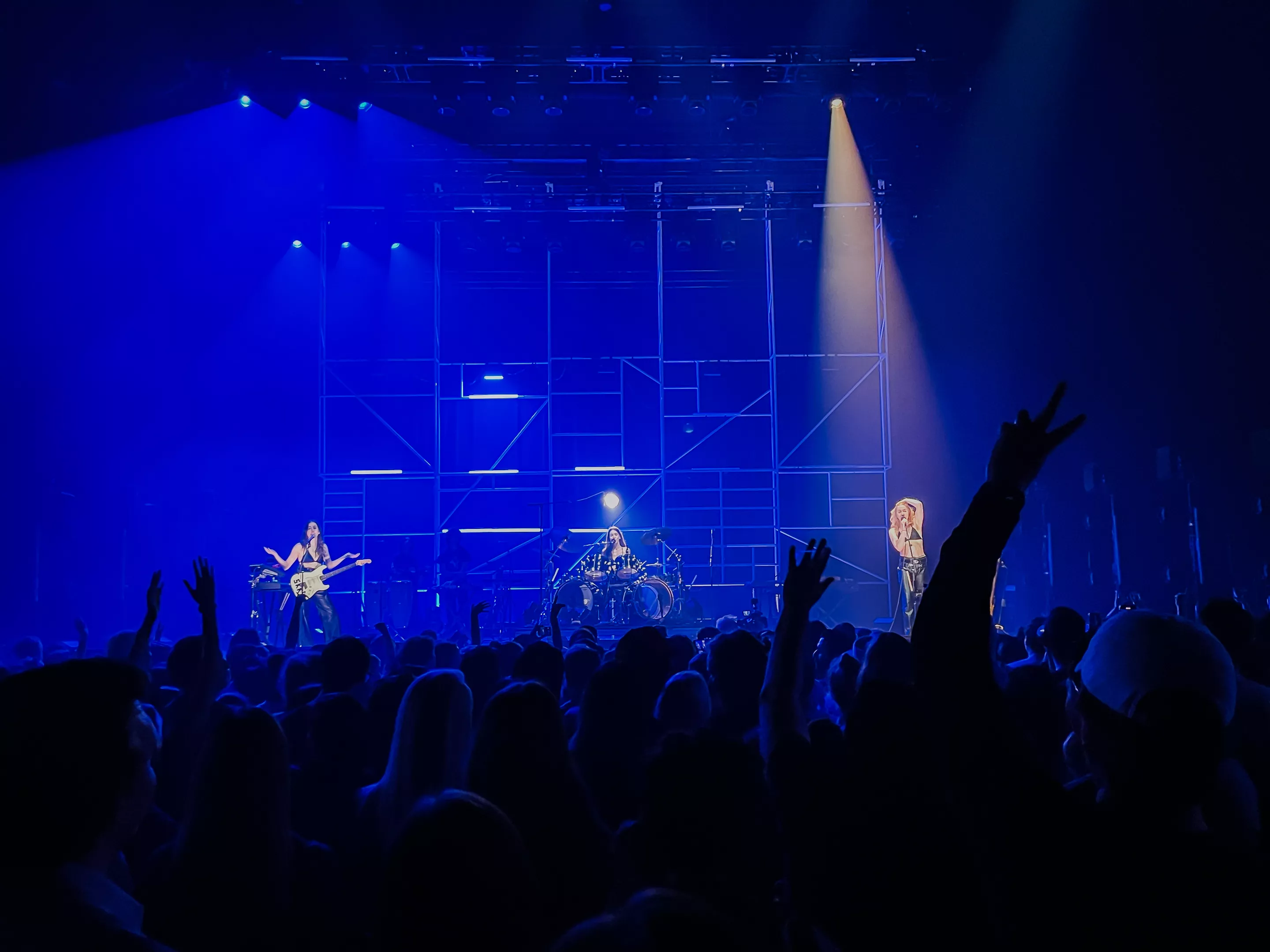 HAIM Brings Their Carefree California Rock and Roll to Irving | Dallas ...