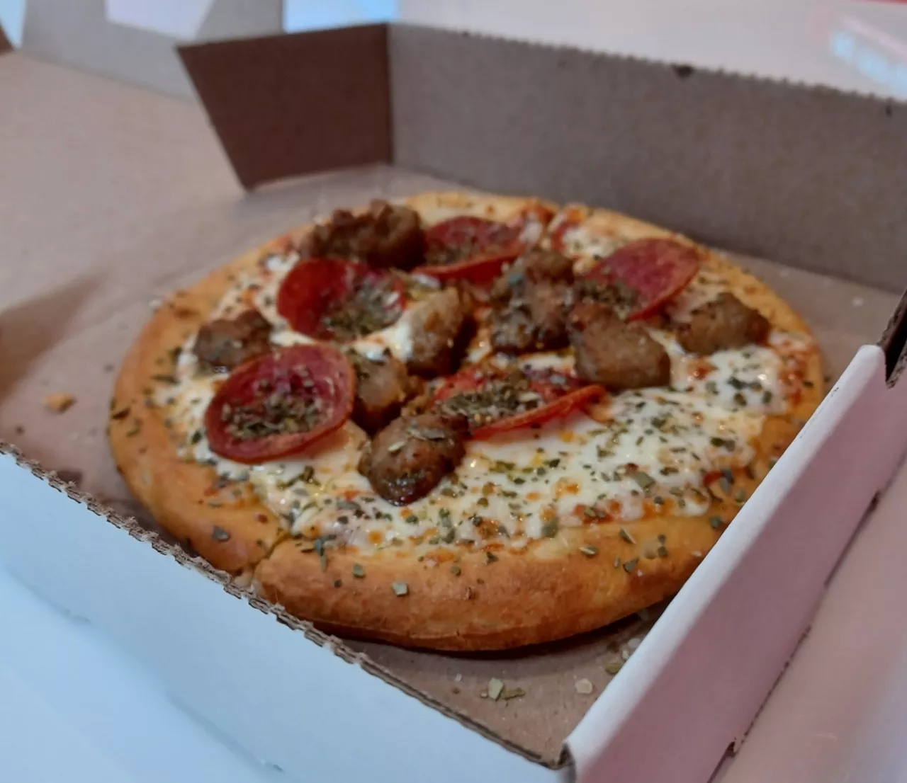 Like Pizza with a Side of AI? We Try the Robot Pizza at a Walmart in ...