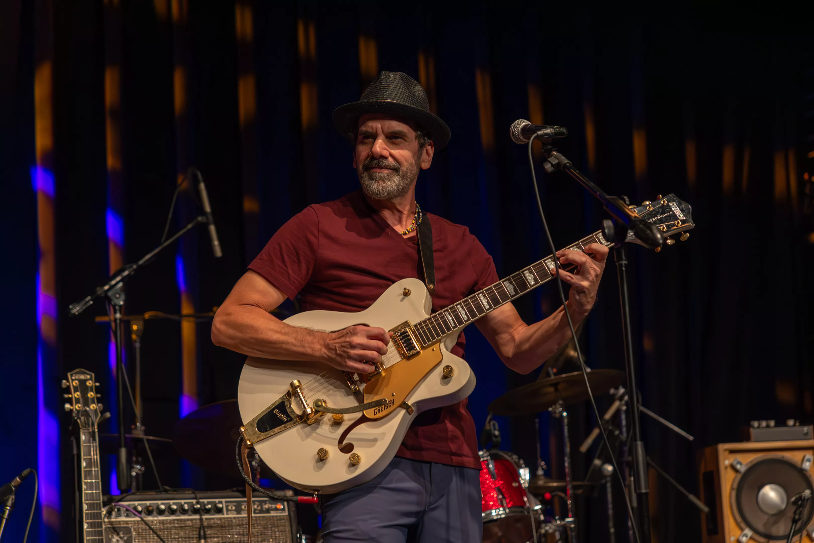 Edie Brickell and Dallas Musicians Honored the Late Brad Houser With a ...