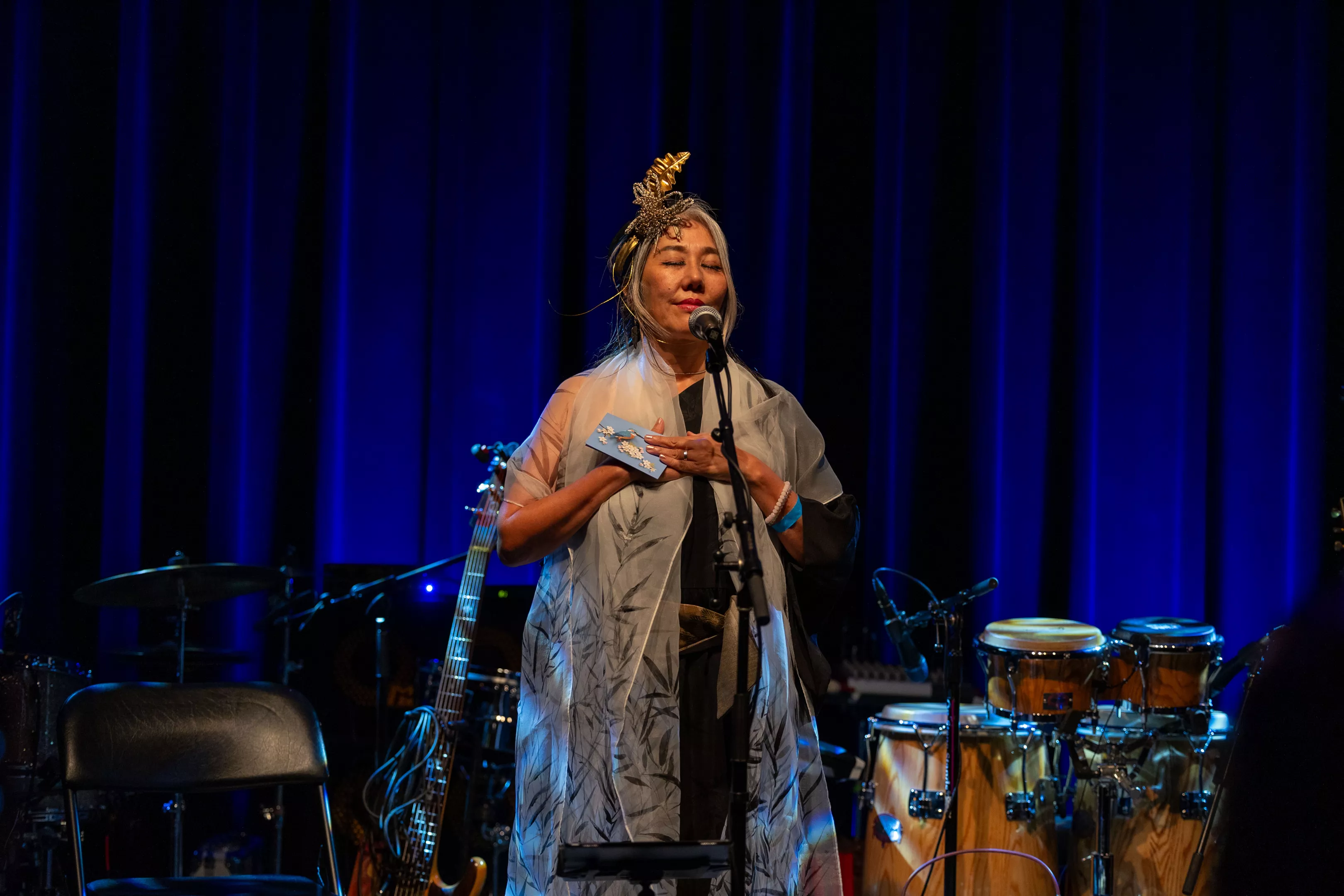 Edie Brickell and Dallas Musicians Honored the Late Brad Houser With a ...