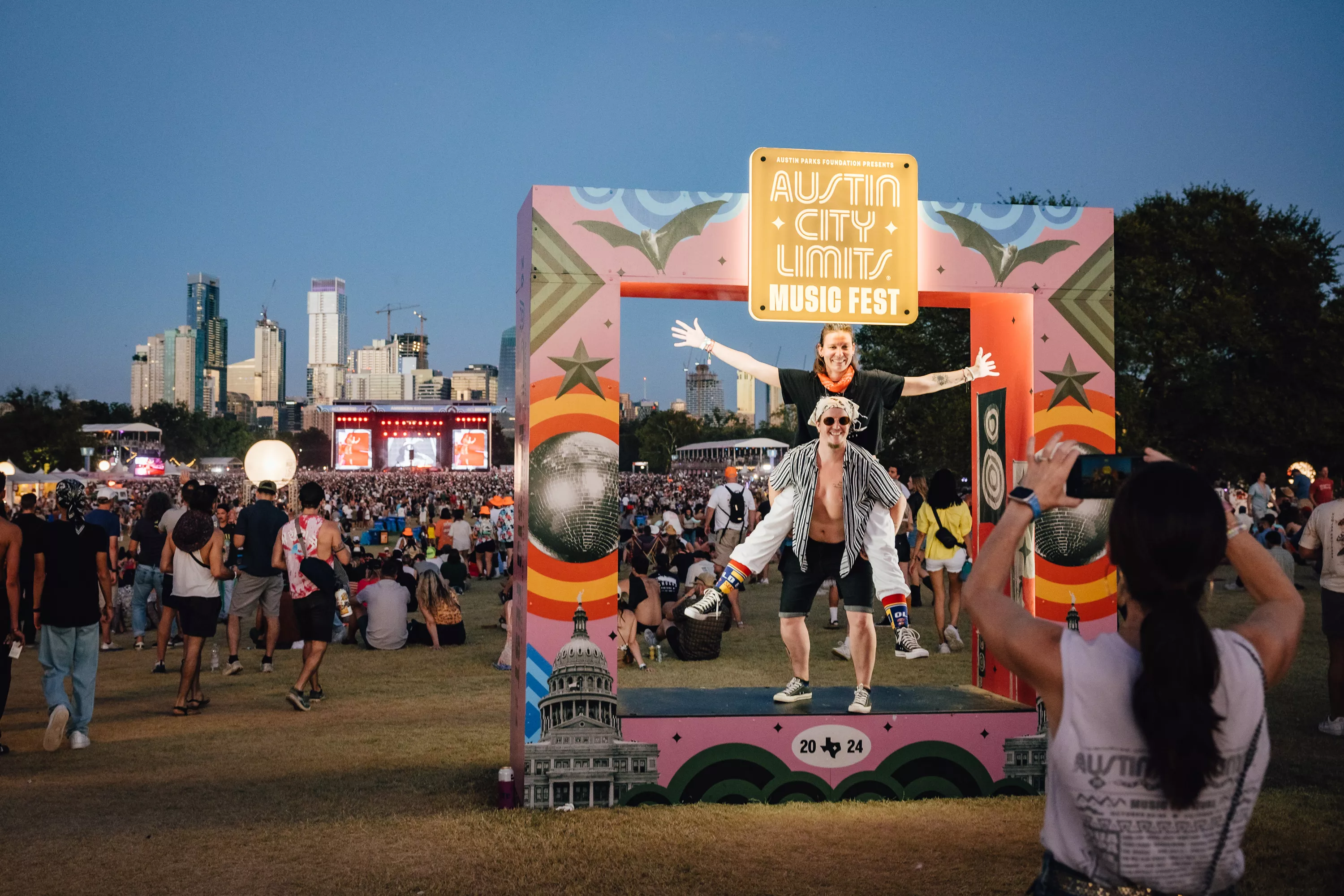 Review: Austin City Limits' Week 1 Was Sizzling With Dua Lipa, Chappell ...