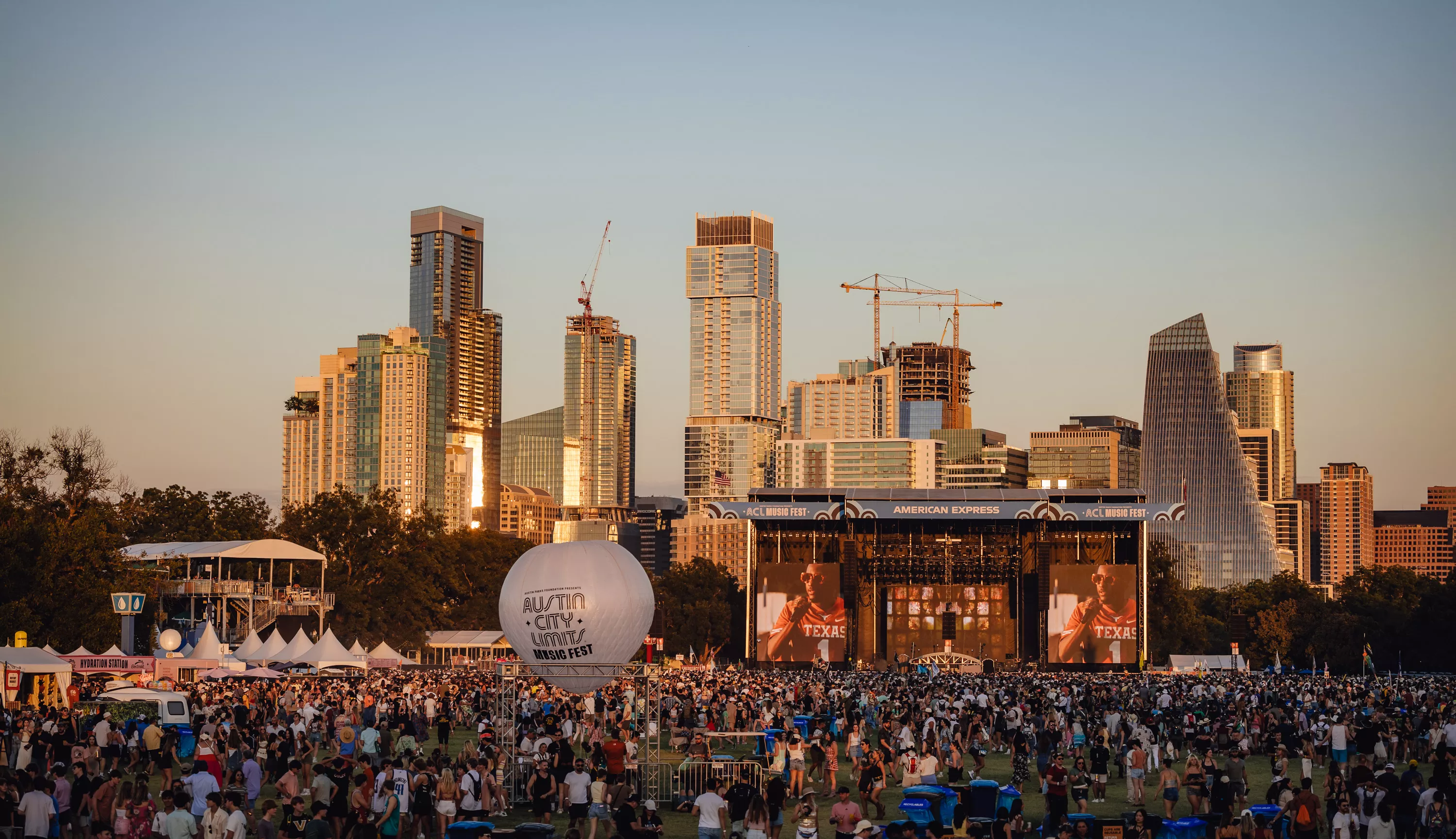 Review: Austin City Limits' Week 1 Was Sizzling With Dua Lipa, Chappell ...