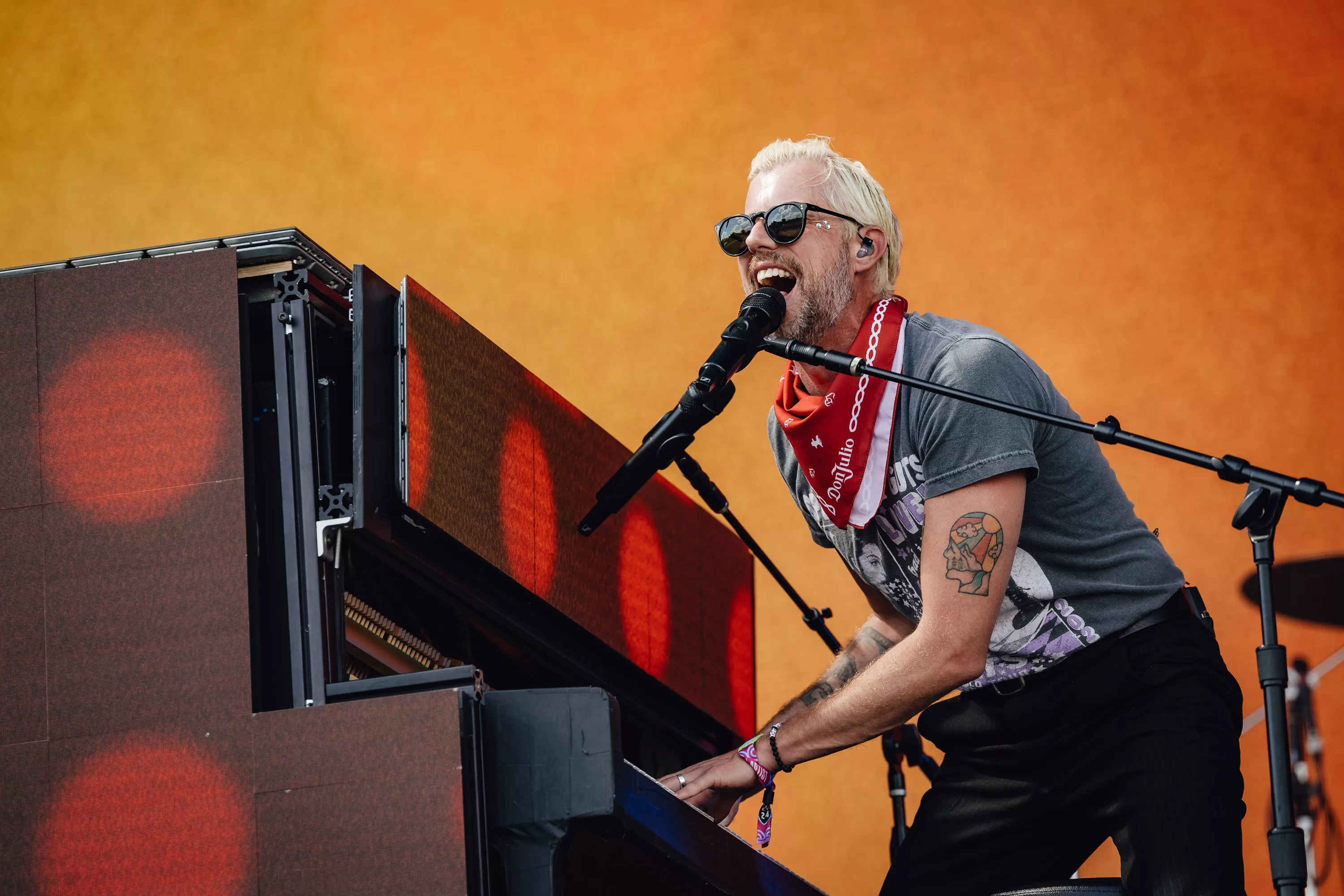 Review: Austin City Limits' Week 1 Was Sizzling With Dua Lipa, Chappell ...