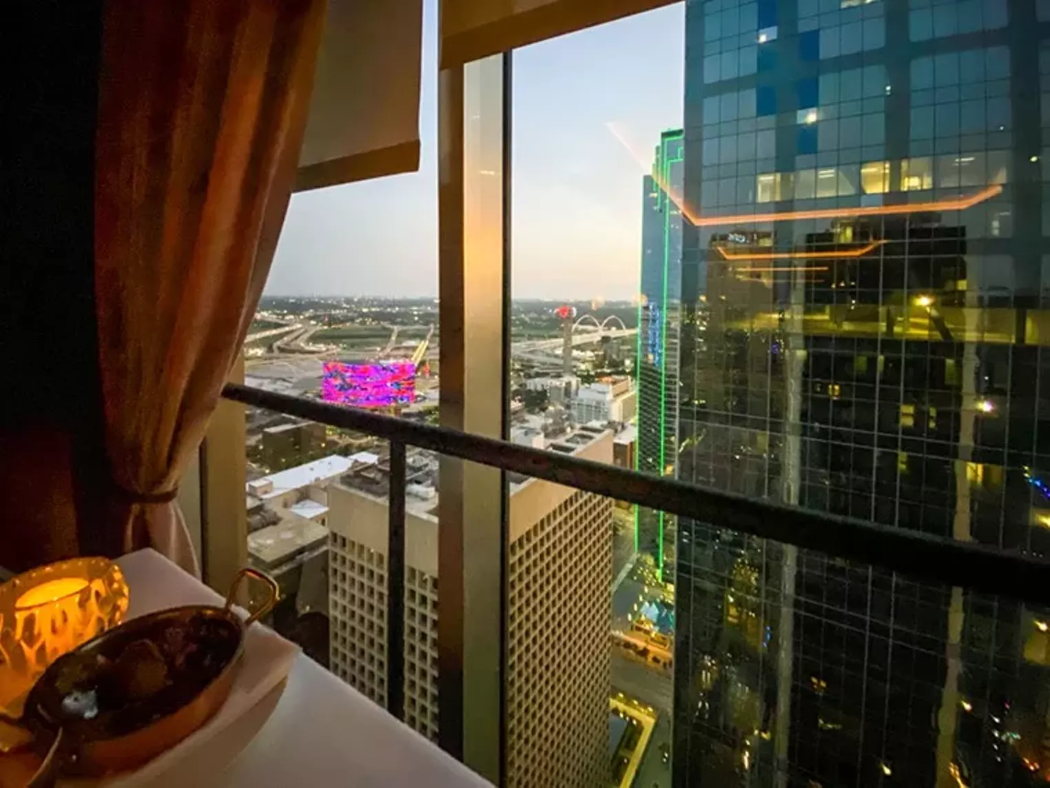 Monarch | Dallas Restaurant Guide | Dallas Observer